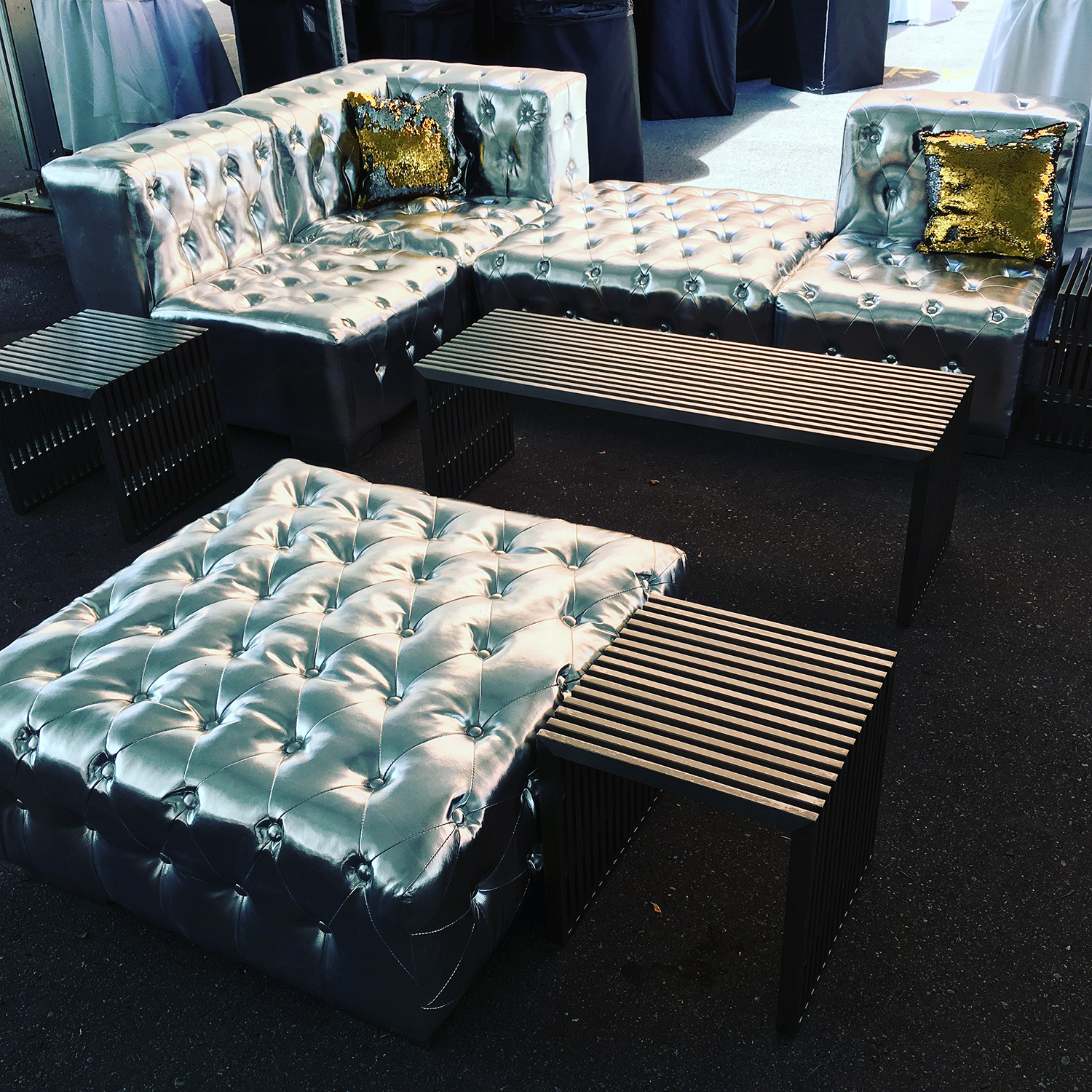 Modern Themed Lounge - Display Group