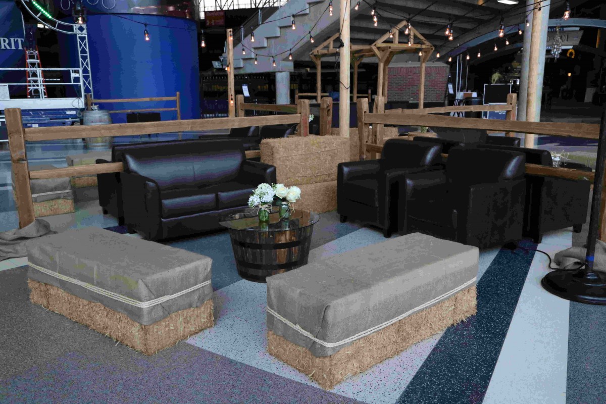 Western Themed Lounge Area - Display Group