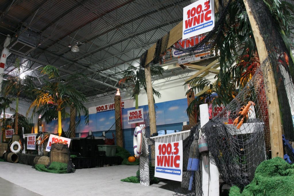 Beach-Themed Party Ideas for the Office - Display Group