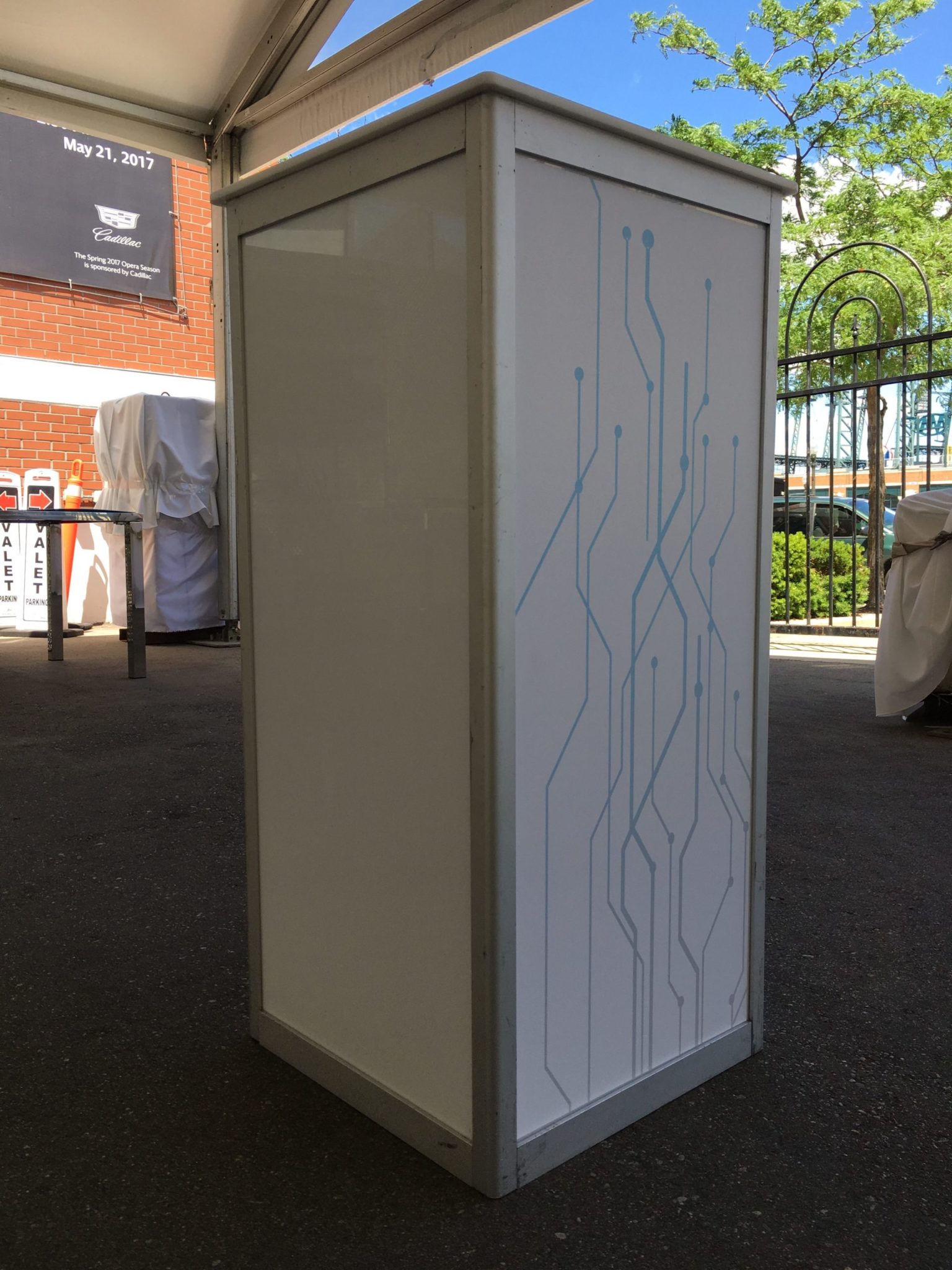 Modern Cocktail Table - Display Group